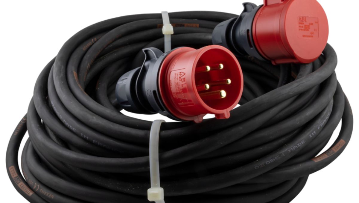 Nexans - CEE power extension cable
